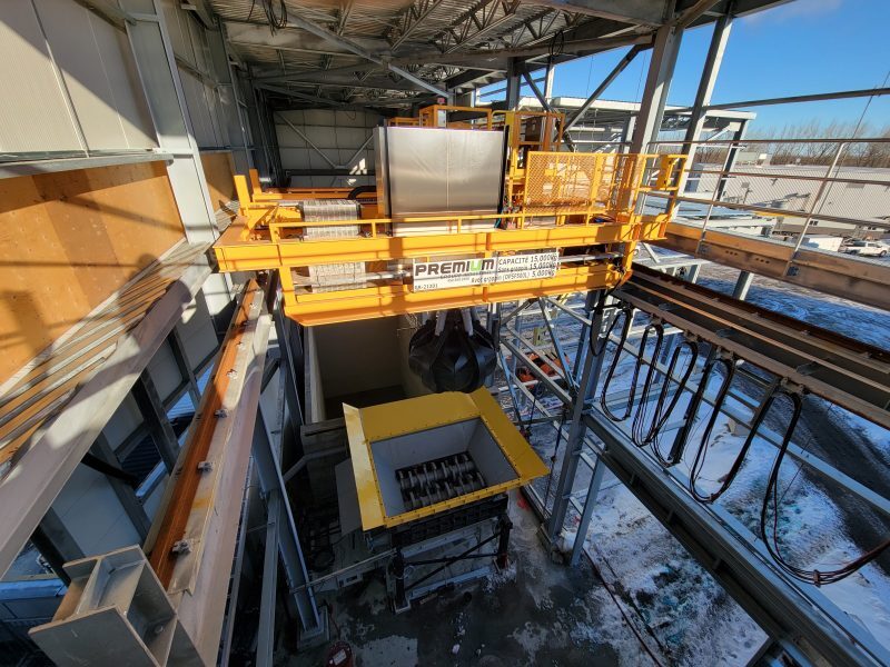 Automated vs semi-automated overhead crane: which one to choose?